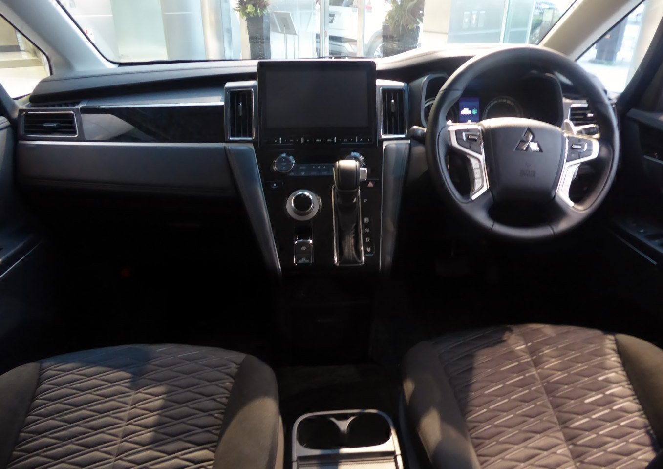 Mitsubishi Delica technical specifications and fuel economy